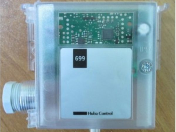 Cảm biến đo chênh áp huba control 699 đo chênh áp của phòng
